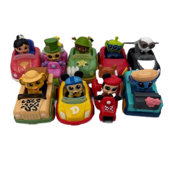 Disney | Toys | Disney Doorables Mini Vehicle Figures Display Mini ...